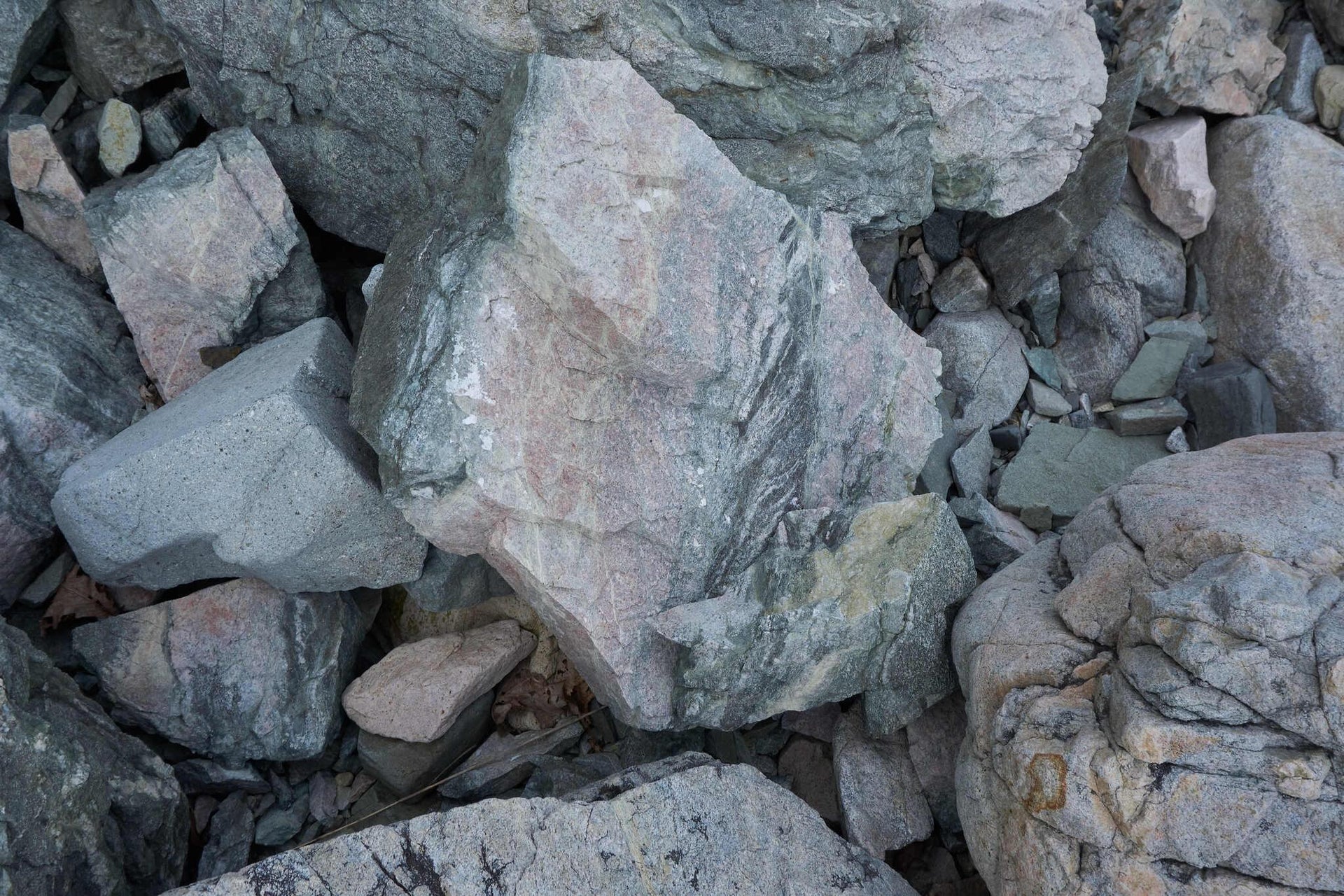 80 photos of Dark Green Rocks – Fotoref