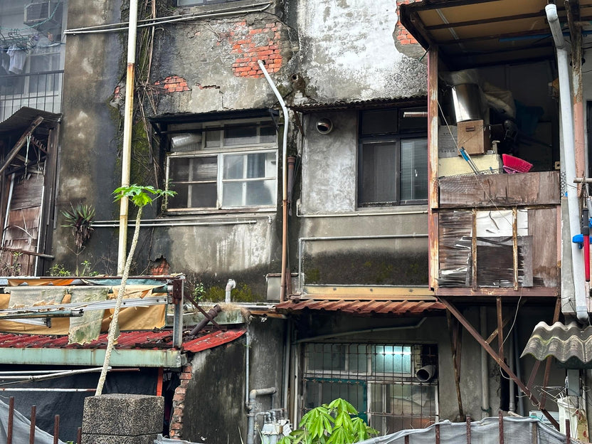 118 photos of Taiwanese Trashy Building – Fotoref