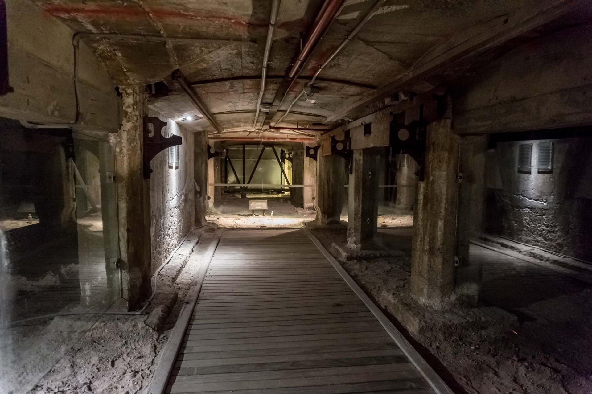 443 photos of Colonial Elizabethan Bathhouse – Fotoref