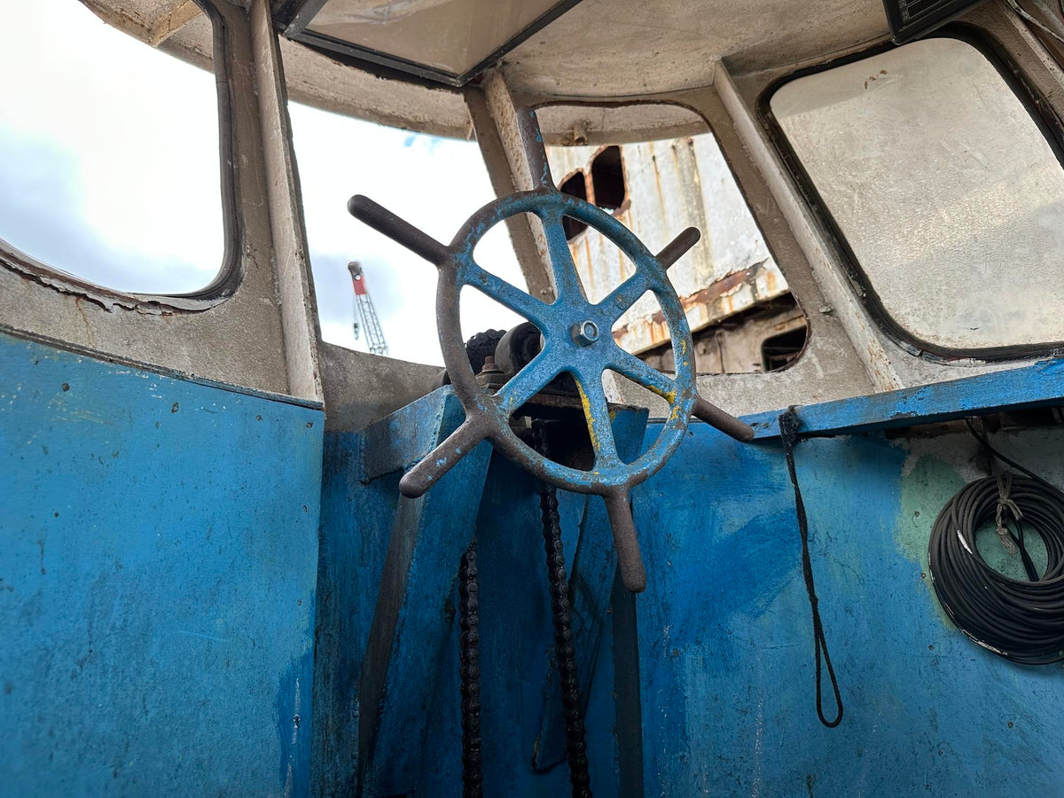 115 photos of Small Rusty Boat Interior and Exterior – Fotoref