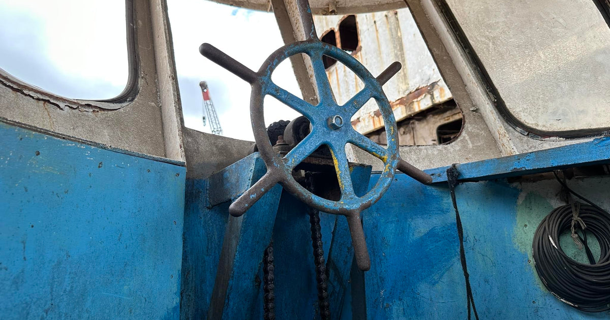 115 photos of Small Rusty Boat Interior and Exterior – Fotoref