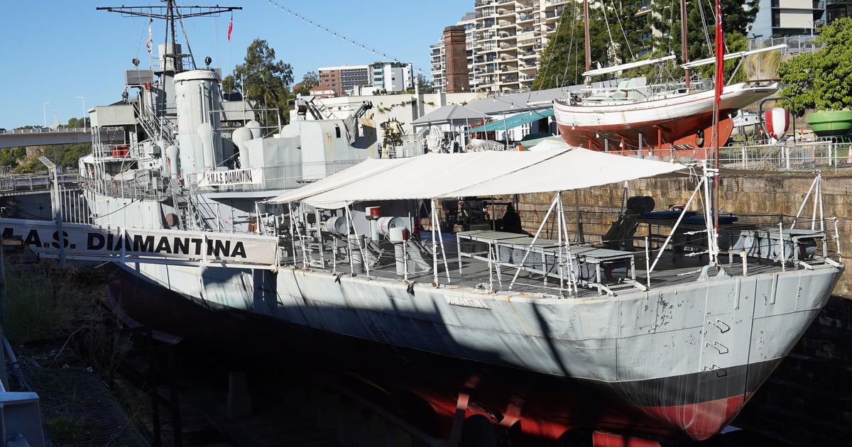 680 photos of WWII Navy Frigate in Dry Dock – Fotoref