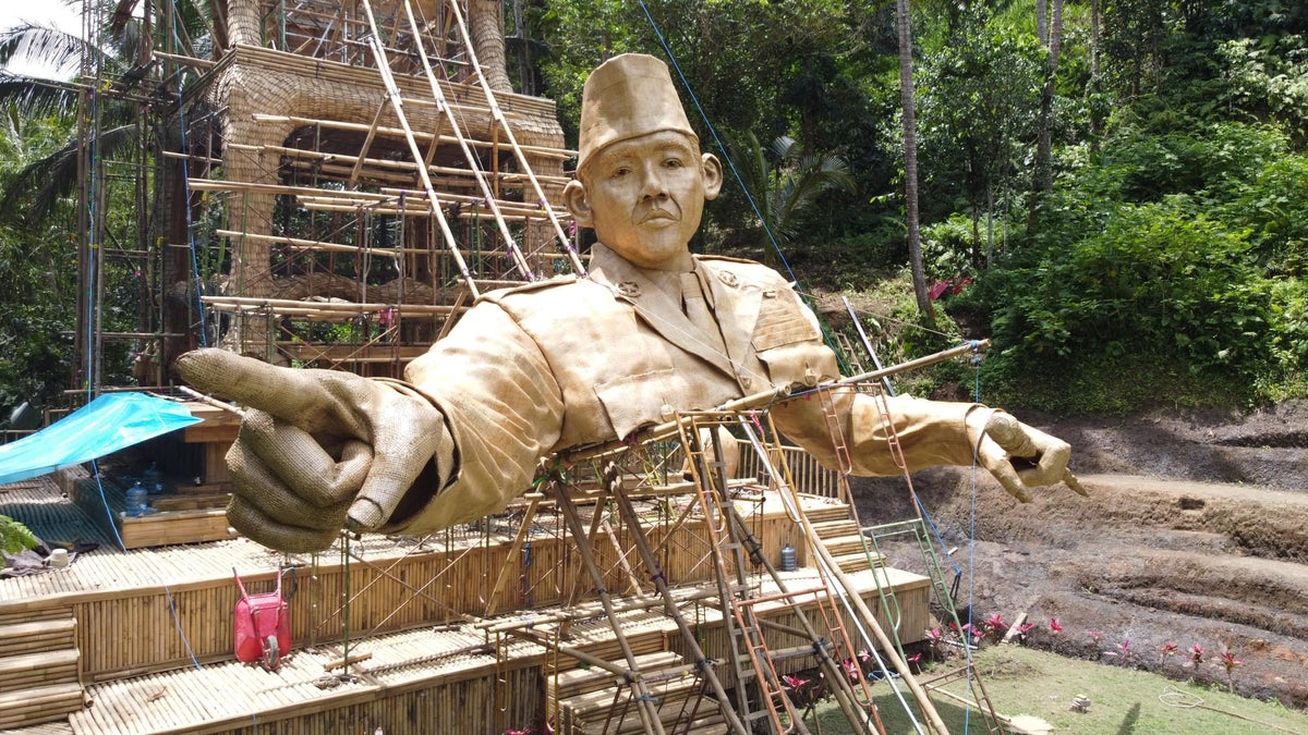 111 photos of Tropical Dictator Statue Construction – Fotoref