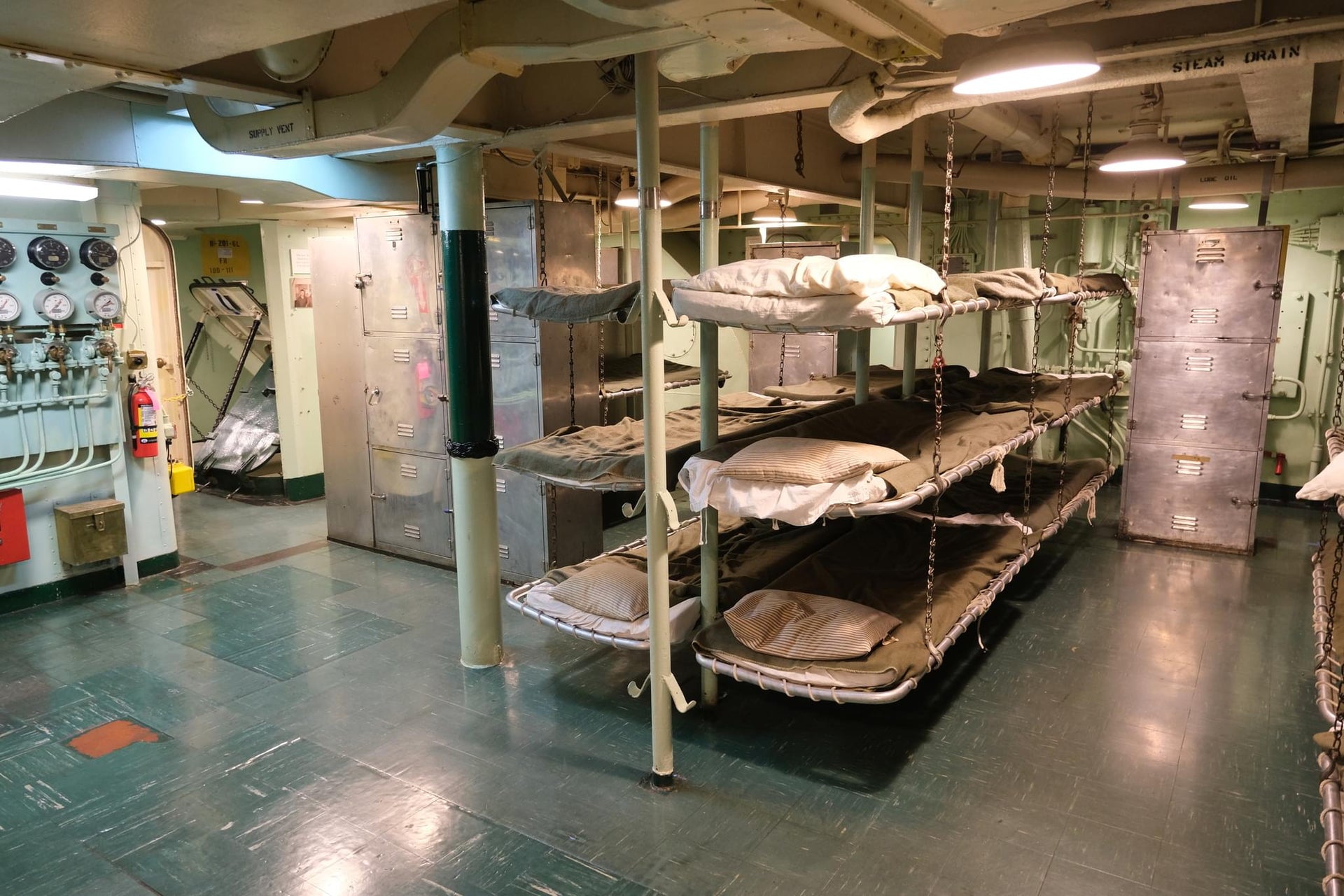 327 photos of USS Hornet Aircraft Carrier Interior – Fotoref