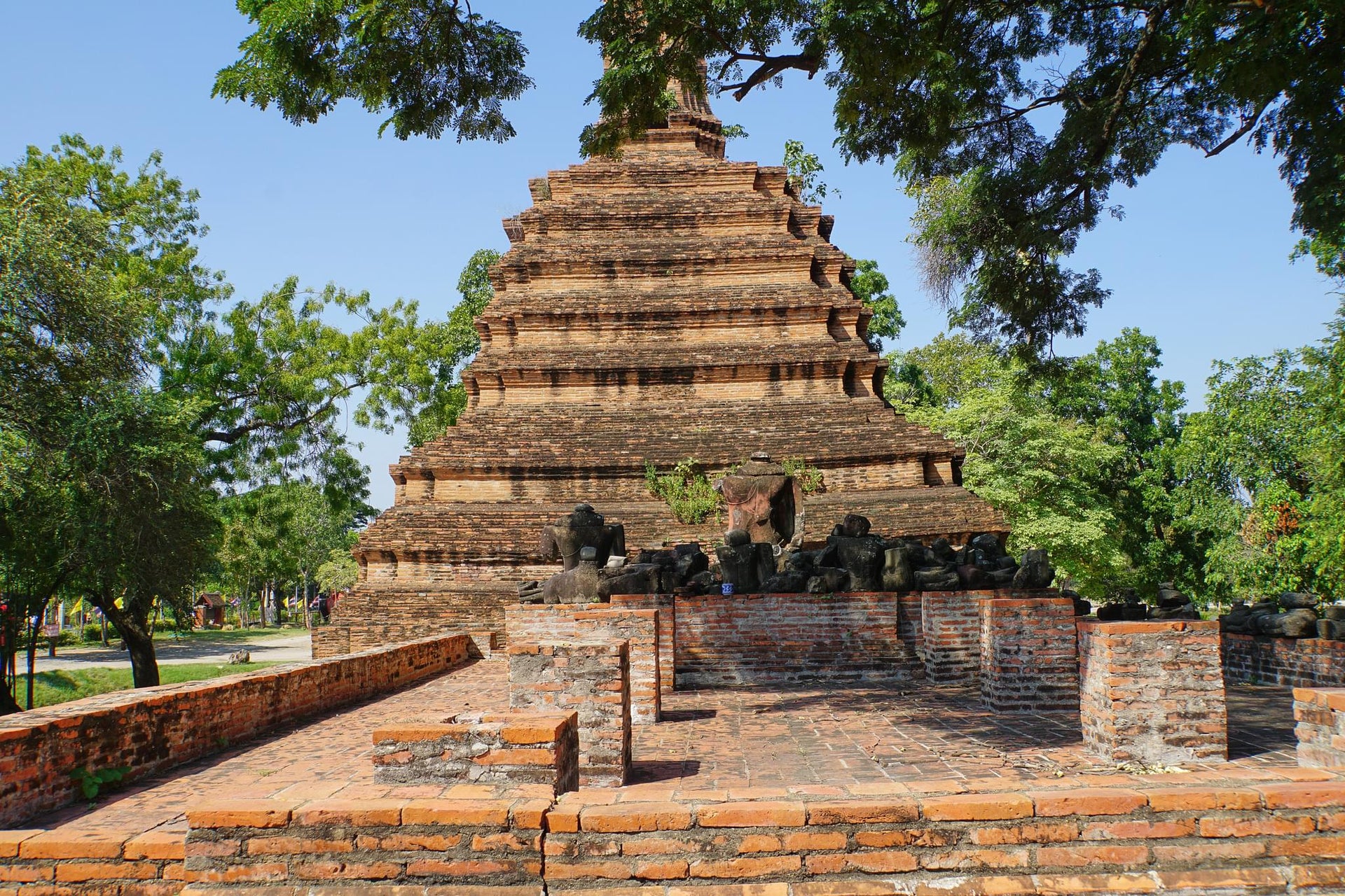 80 photos of Brick Pagoda With a Pool – Fotoref