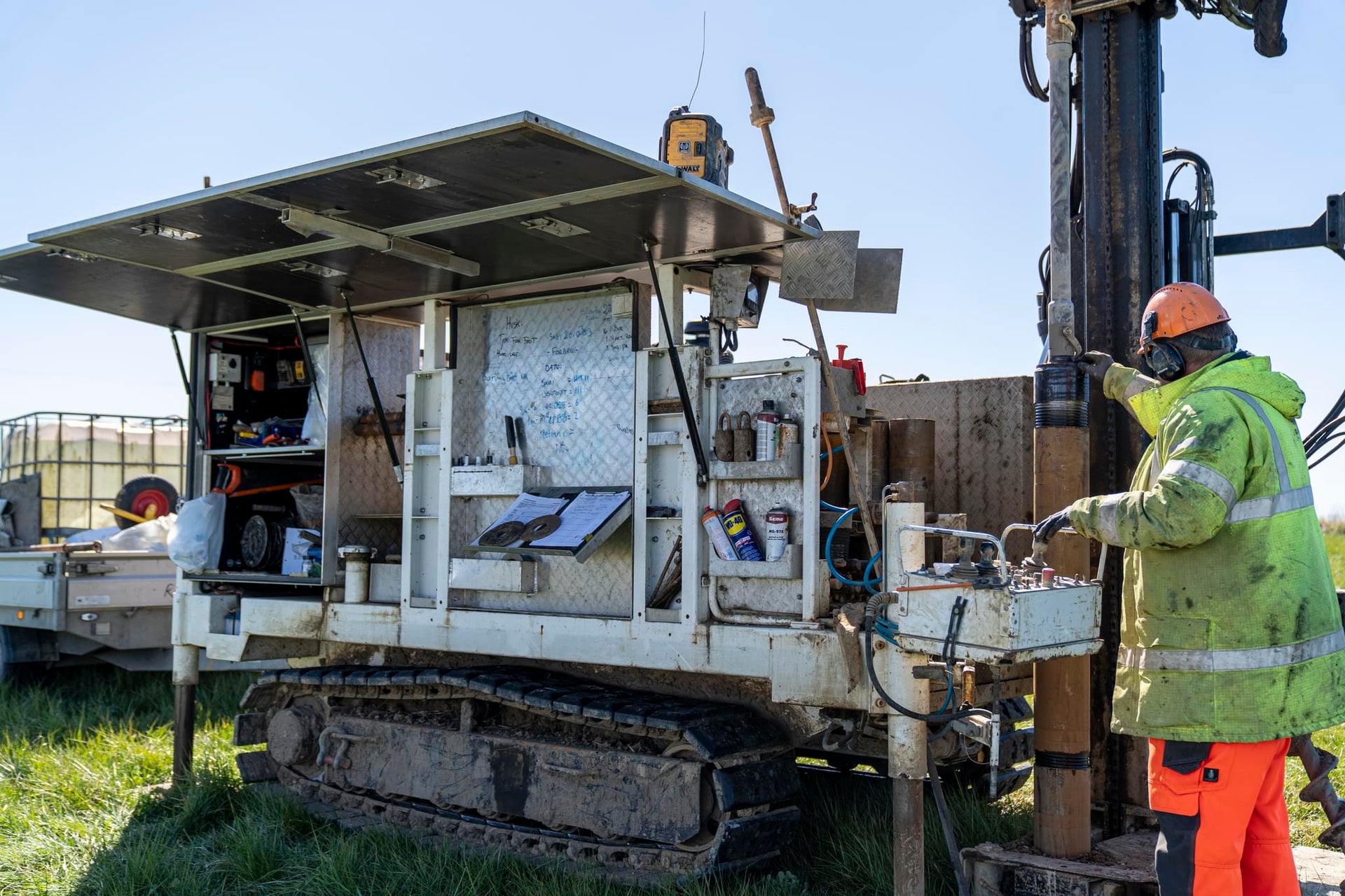 276 photos of Small Mobile Drilling Machine – Fotoref