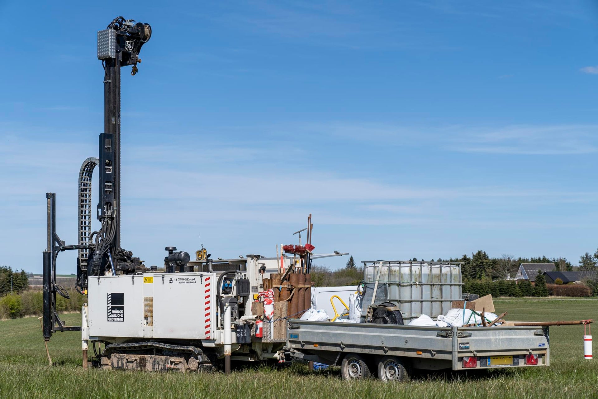 276 photos of Small Mobile Drilling Machine – Fotoref