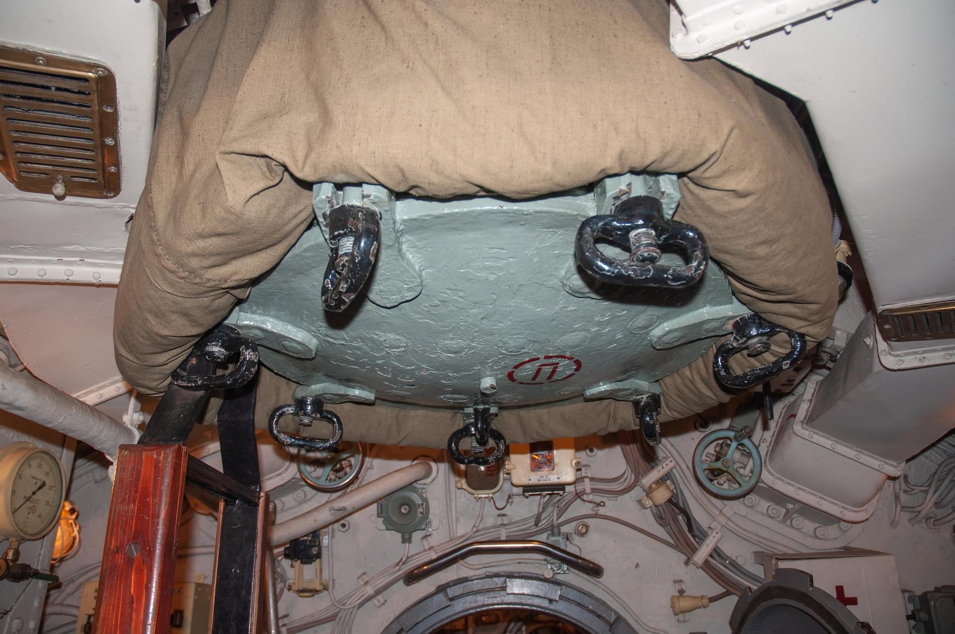 293 photos of D-2 Soviet Submarine Interior – Fotoref