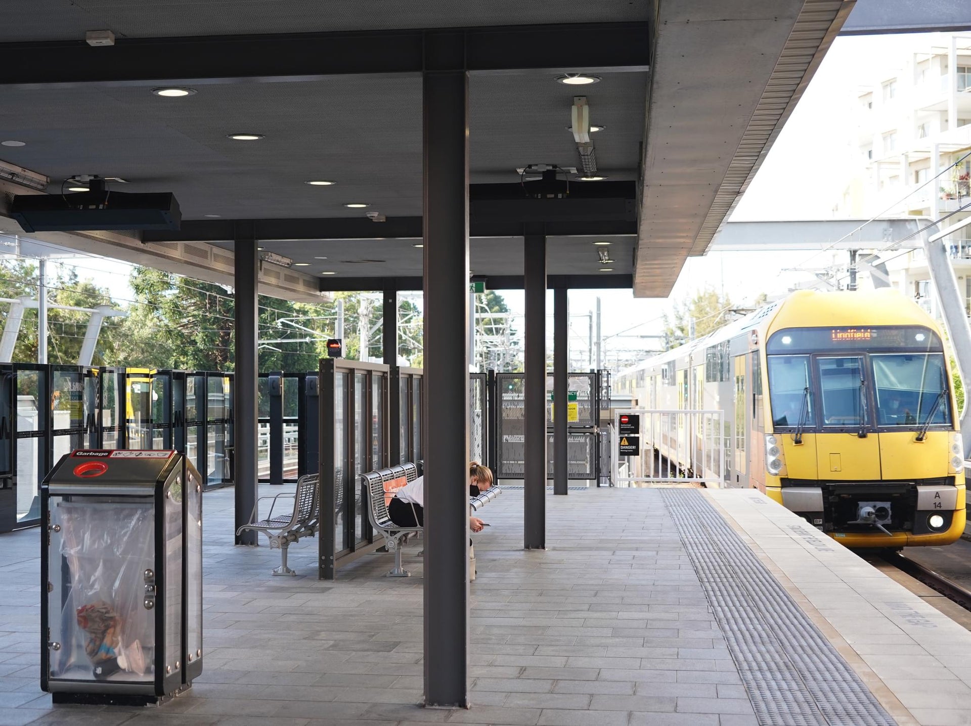 101 photos of Modern Open Air Metro Station – Fotoref