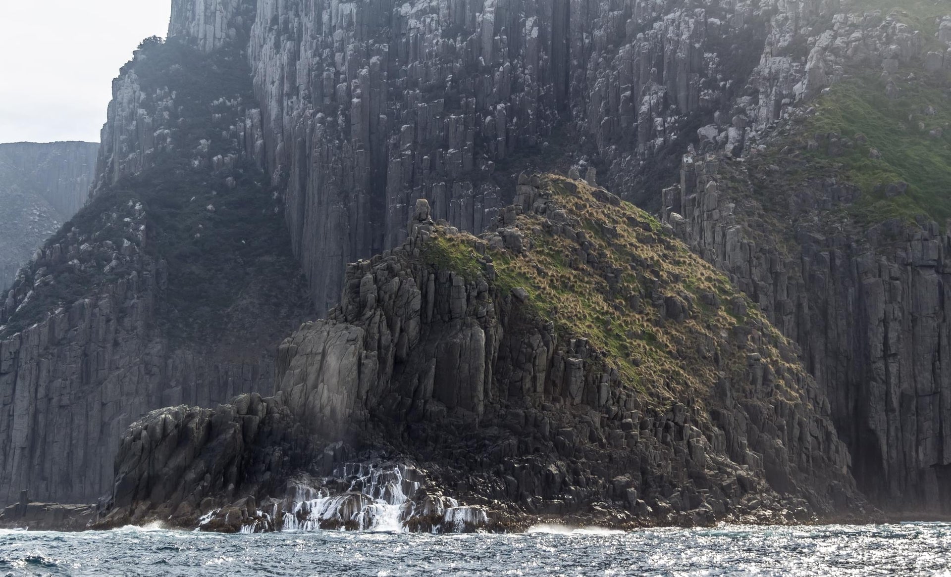 263 photos of Vertical Column Cliffs – Fotoref