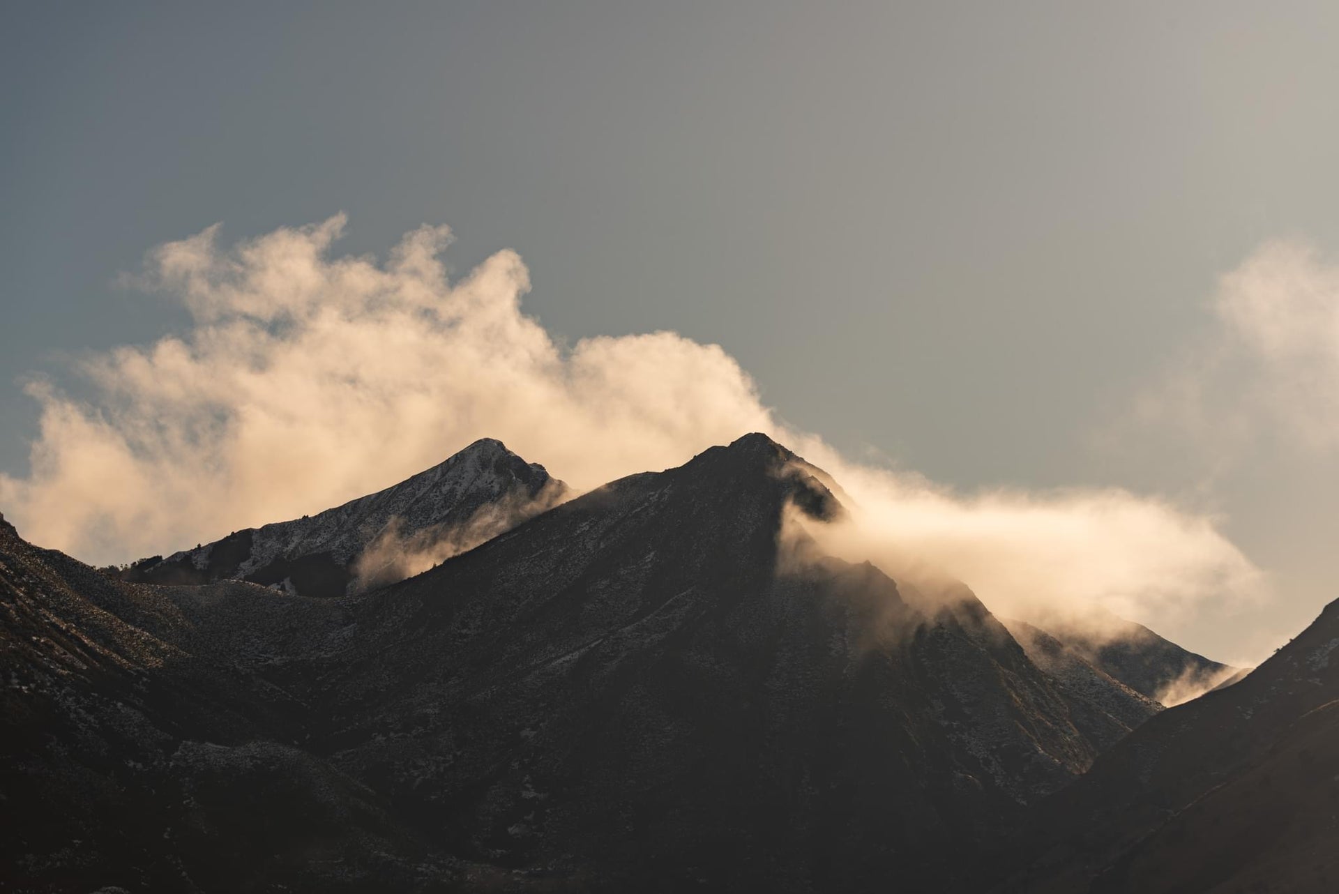 134 photos of Cloudy Brown Hills First Light – Fotoref