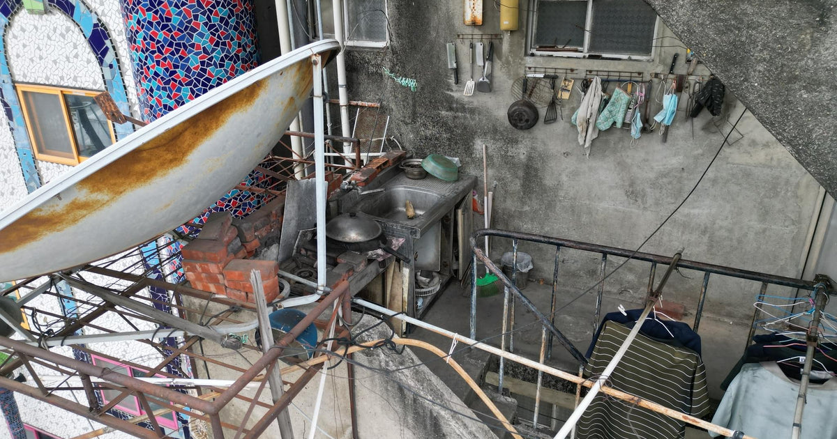 55 photos of Creepy Taiwanese Slummy Building – Fotoref